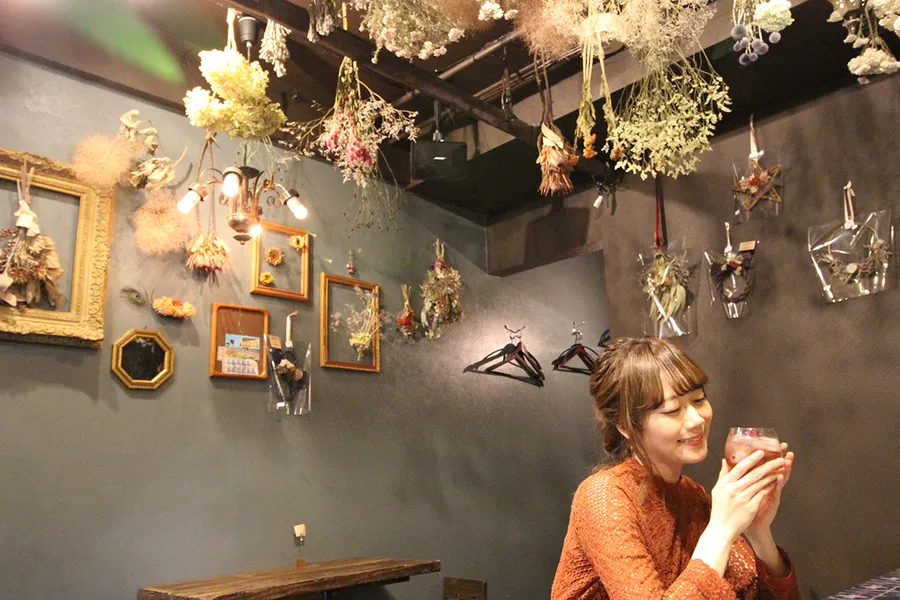 ドライフラワーカフェ＆バー「HANABAR」が超絶ロマンティックすぎ♪