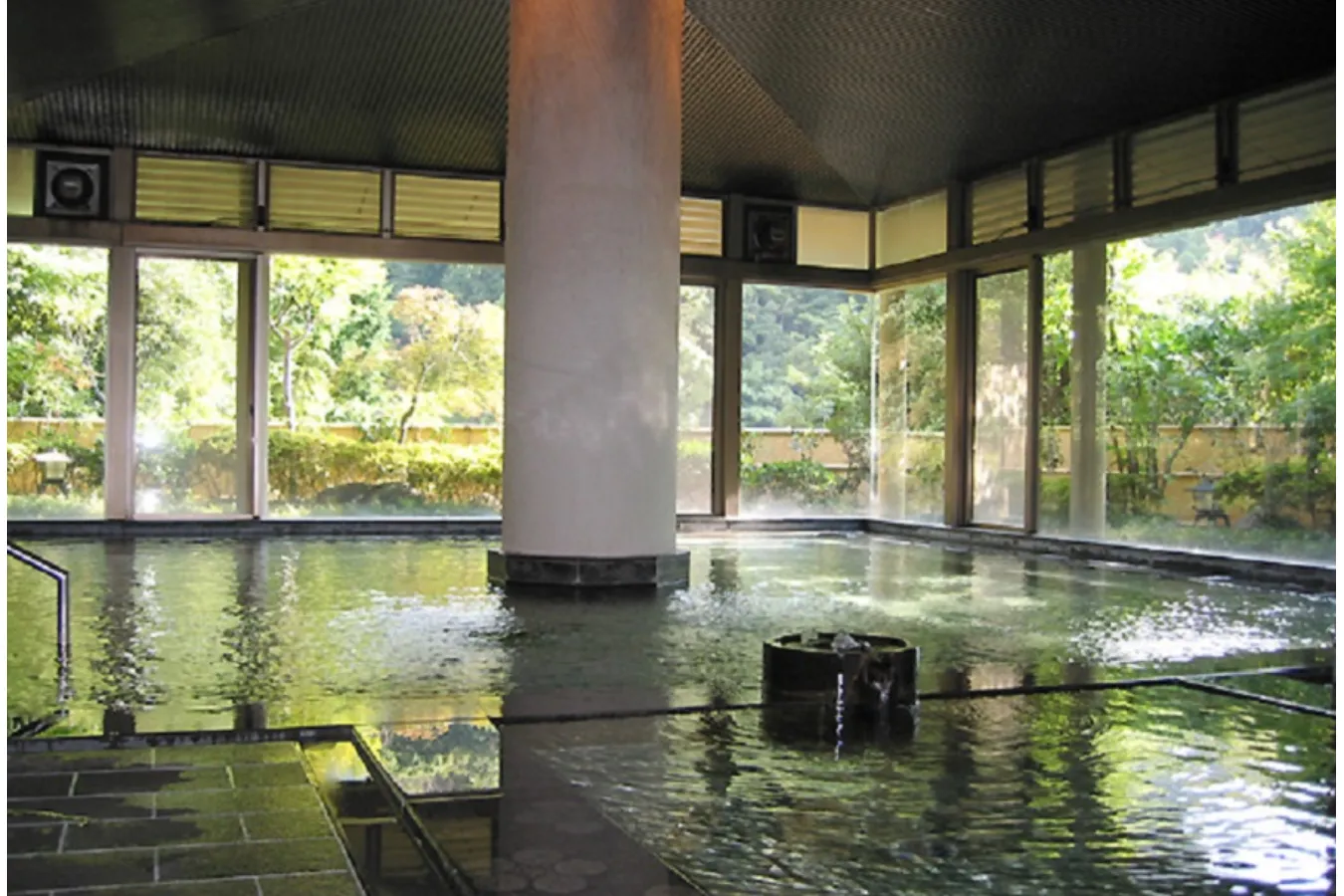 貸切風呂や個室も！デートで行きたい神奈川の日帰り温泉5選