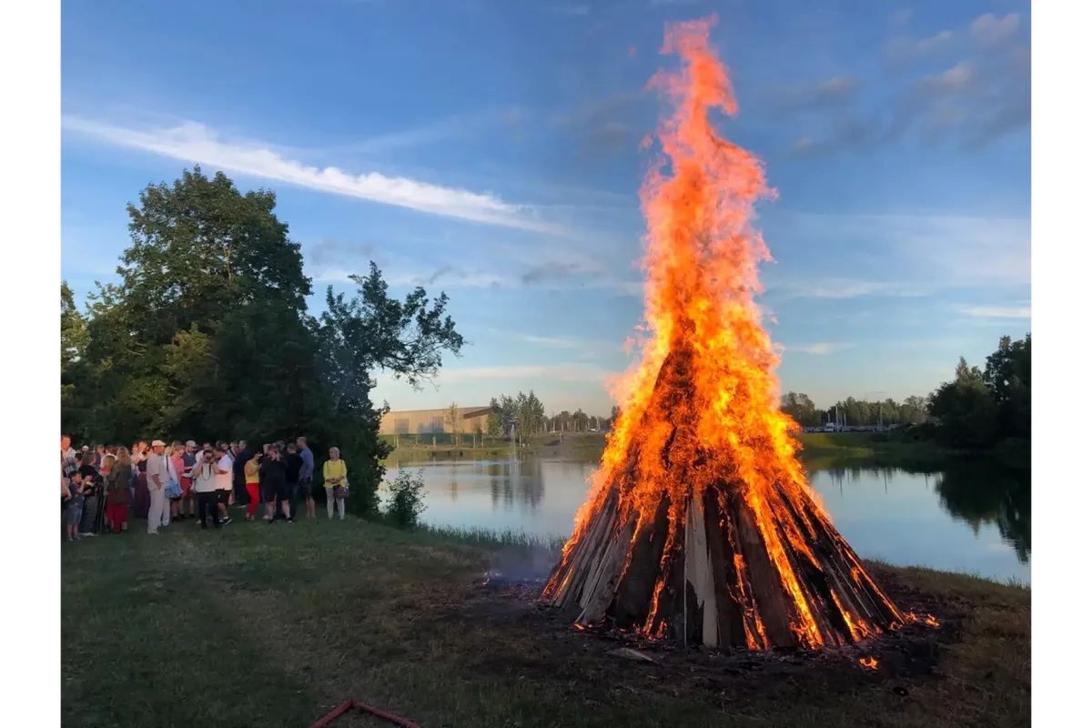ときたまひみつきちCOMORIVER エストニア夏至祭
