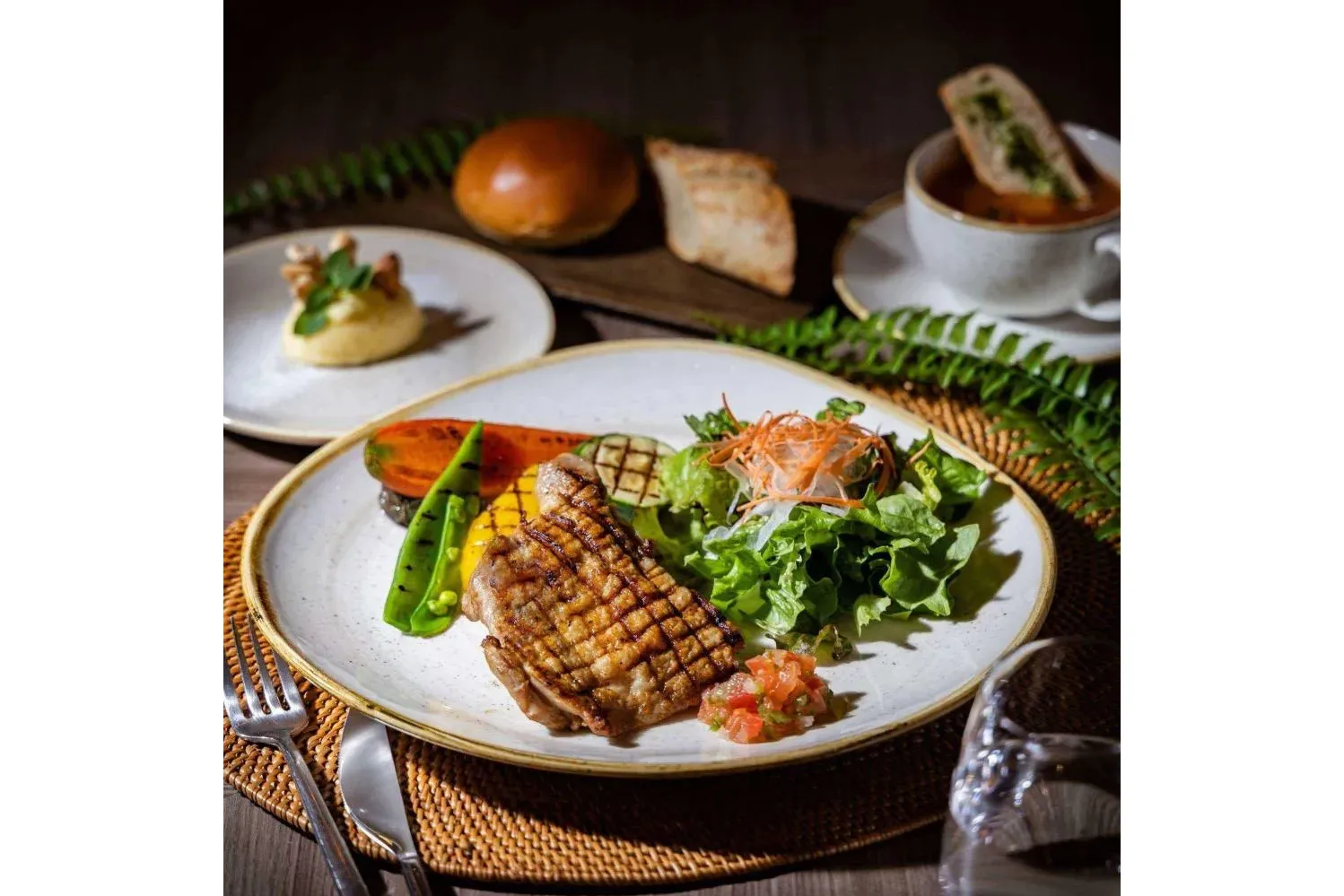 【おでかけセール】ONE-PLATE LUNCH★大山鶏のグリルなど全4皿